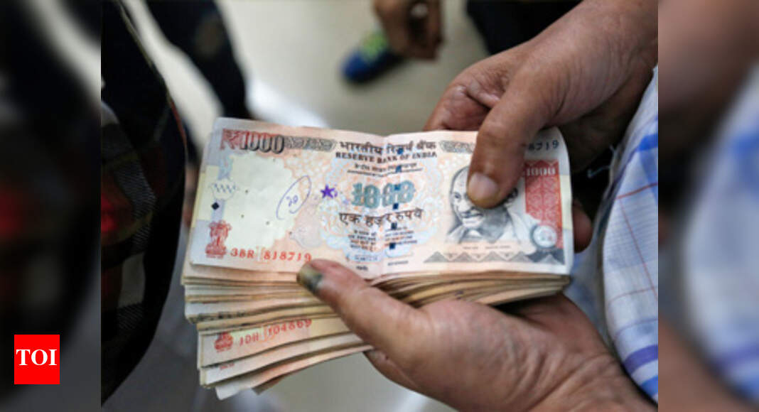 500, 1000 Notes Banned: Rs 500 and Rs 1,000 notes pulled out of ...