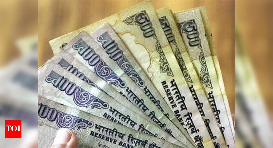 500 And 1000 Rupee Notes: Demonetization move makes housewives reveal ...