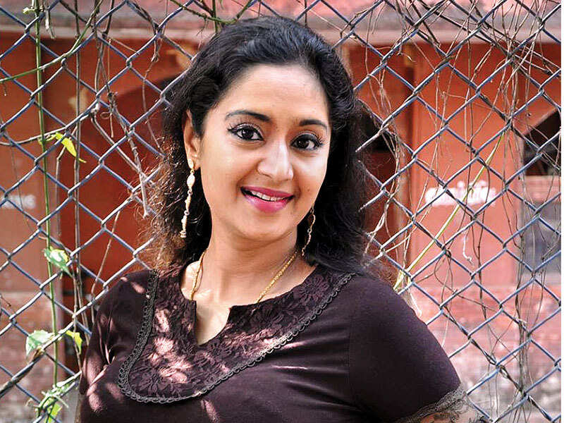 I don’t want to play the feeble female: Charmila - Times of India