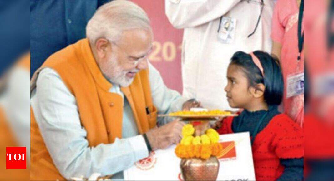 Narendra Modi: Poor happy, corrupt looking for sleeping pills: Modi ...