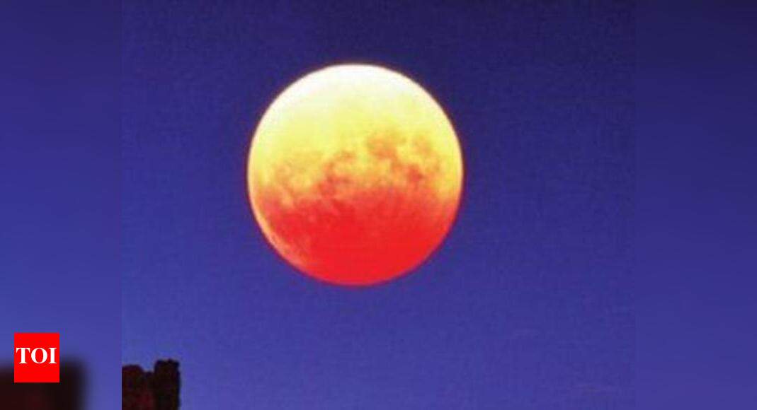 Lunar spectacle sends enthusiasts over the moon | Goa News - The Times ...