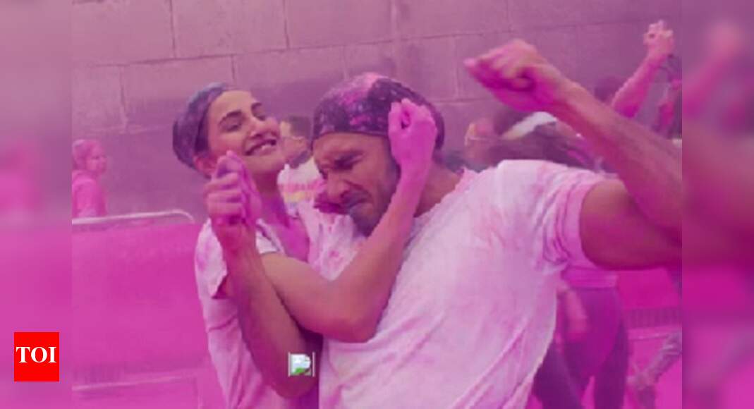 'Befikre' song 'You and me' is crazy to the core | Hindi Movie News ...