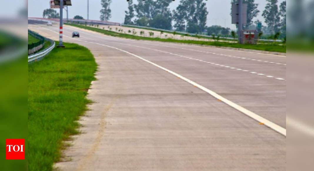 Sukhoi, Mirage fighters to be part of Agra-Lucknow expressway ...