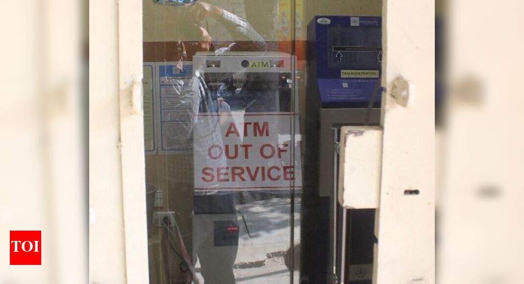 Foreigners stuck as ATMs closed | Jaipur News - Times of India