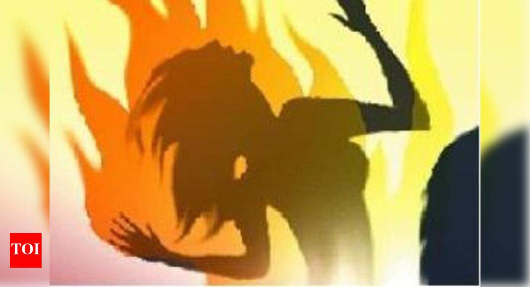 Women Set On Fire In Agra: Woman set on fire by husband, in-laws | Agra ...