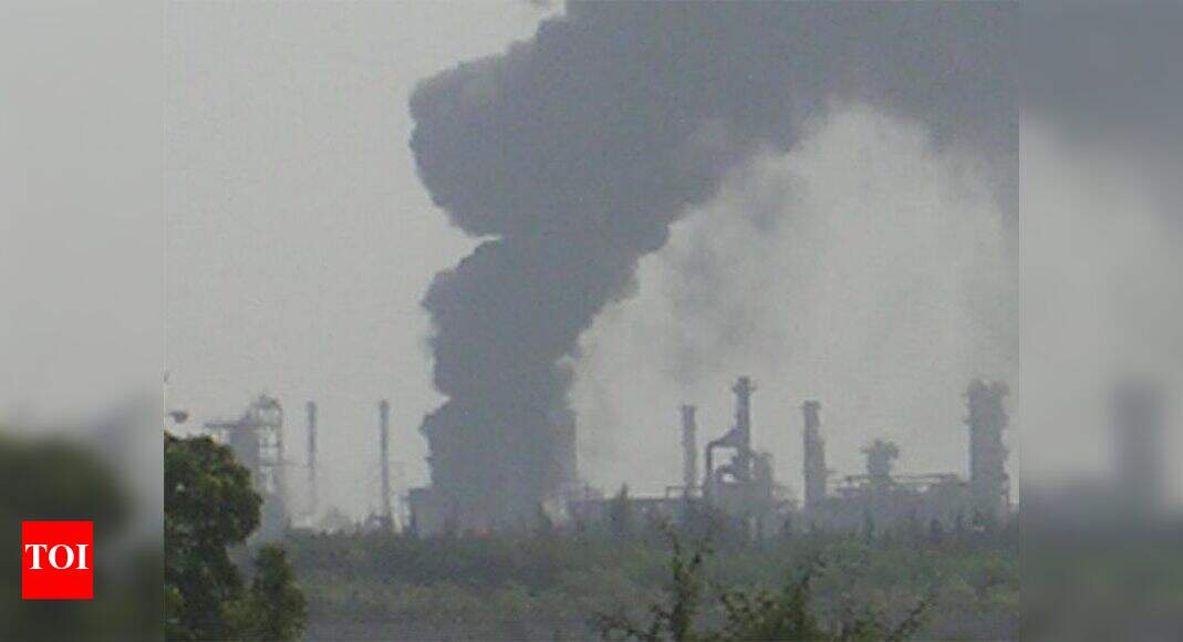 Fire at Reliance refinery Jamnagar: 2 killed, 6 injured in fire at ...