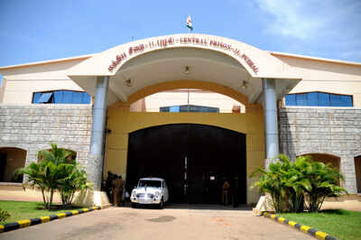 Puzhal Prison: 10 mobile phones seized in Puzhal prison | Chennai News ...