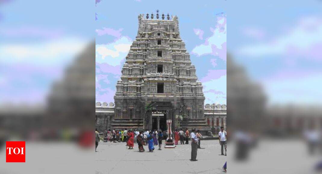 Chottanikkara Devi Temple: Locket sale: Chottanikkara devaswom staff ...