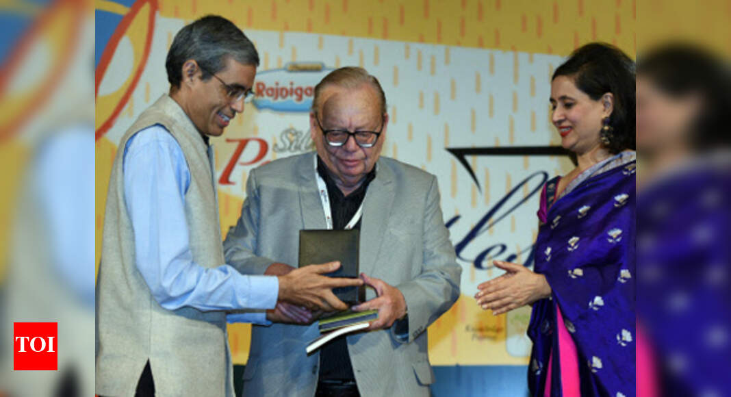 lifetime-achievement-award-for-ruskin-bond-at-times-lit-fest-2016