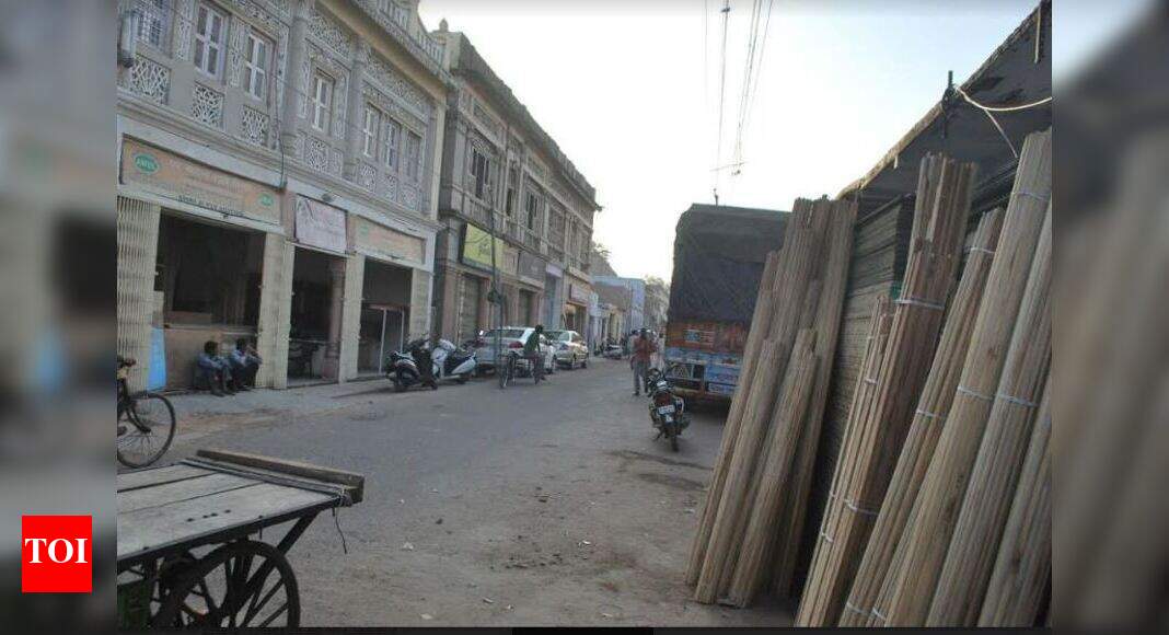 Business plummets in north India's biggest timber market | Agra News ...