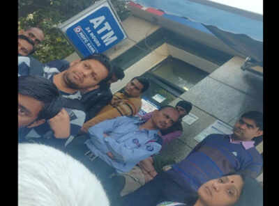 people facing the problem in bank get theeir cash - Times of India