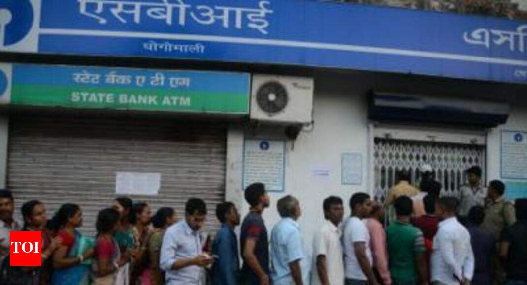 Humour: People standing in an ATM queue unknowingly win the Mannequin ...