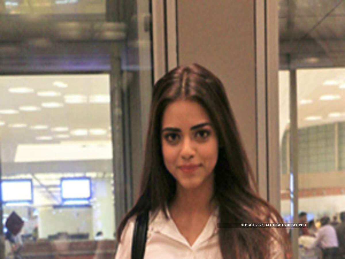 Priyadarshini Chatterjee leaves for Miss World 2016