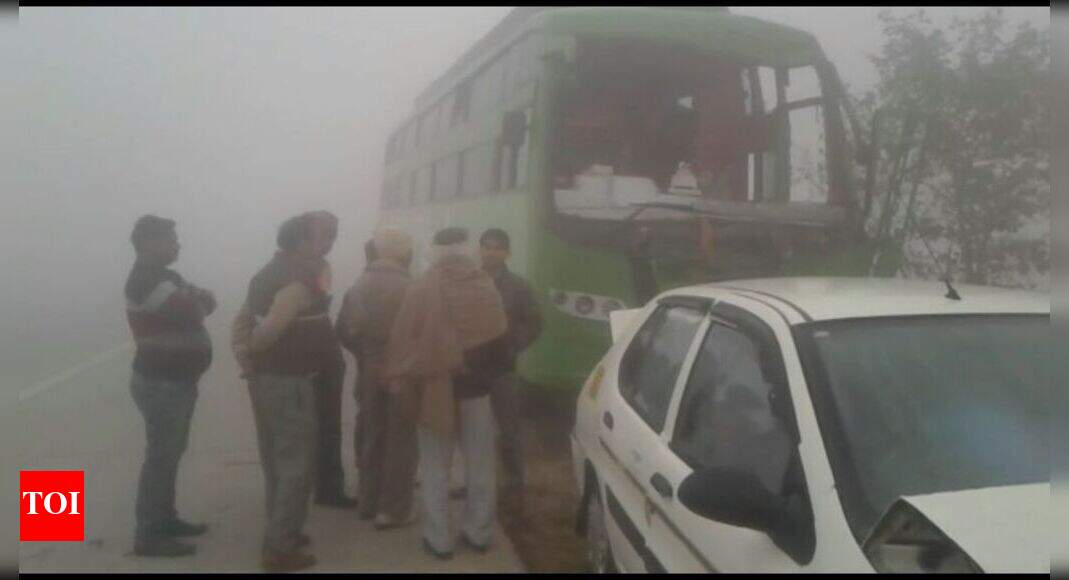 Yamuna Expressway: Vehicles pile up due to fog at Yamuna Expressway, over 10 injured | Agra News ...