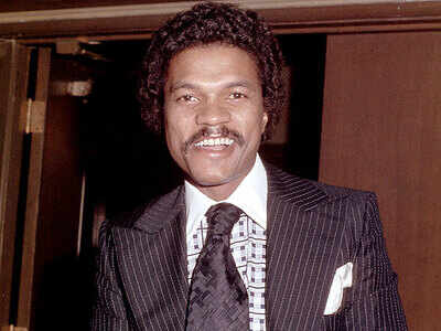 Billy Dee Williams returns as two-face in Batman film | English Movie ...