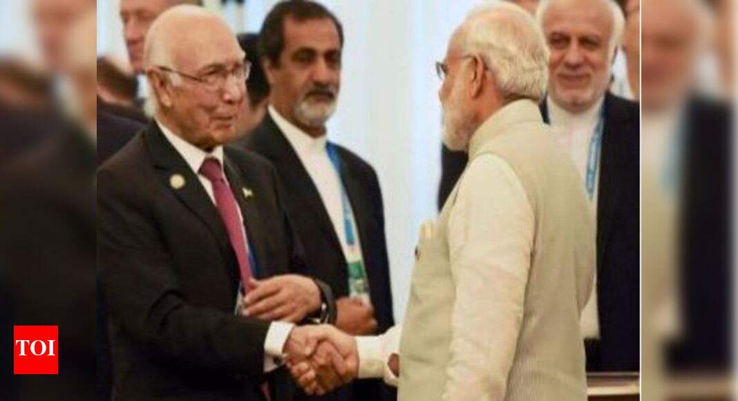 Aziz-Modi Handshake: Pak media on Sartaj’s visit and Modi-Aziz ...