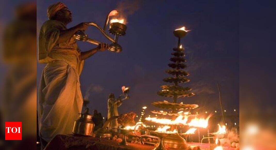 Traditional Kitchen: Traditional kitchen for Kalpwasis at Magh Mela ...