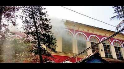 Second fire in two days at Howrah Town Hall | Kolkata News - Times of India