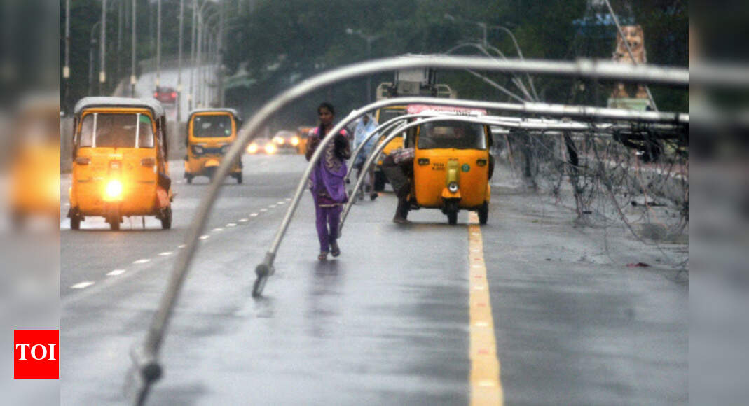 Cyclone in Chennai: Cyclone Vardah leaves behind a trail of destruction ...