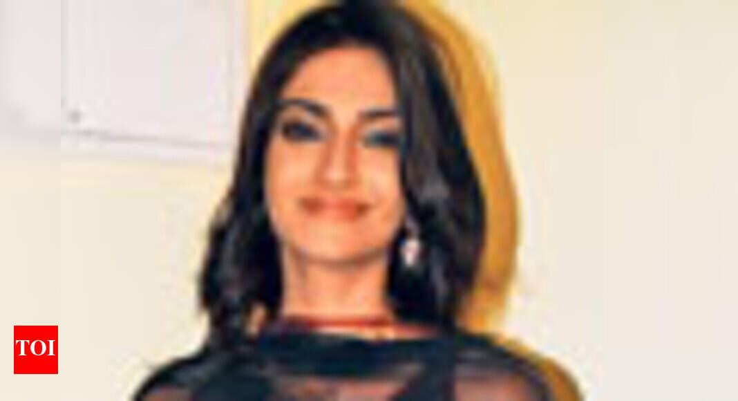 Sonam at a musical do! | Events Movie News - Times of India