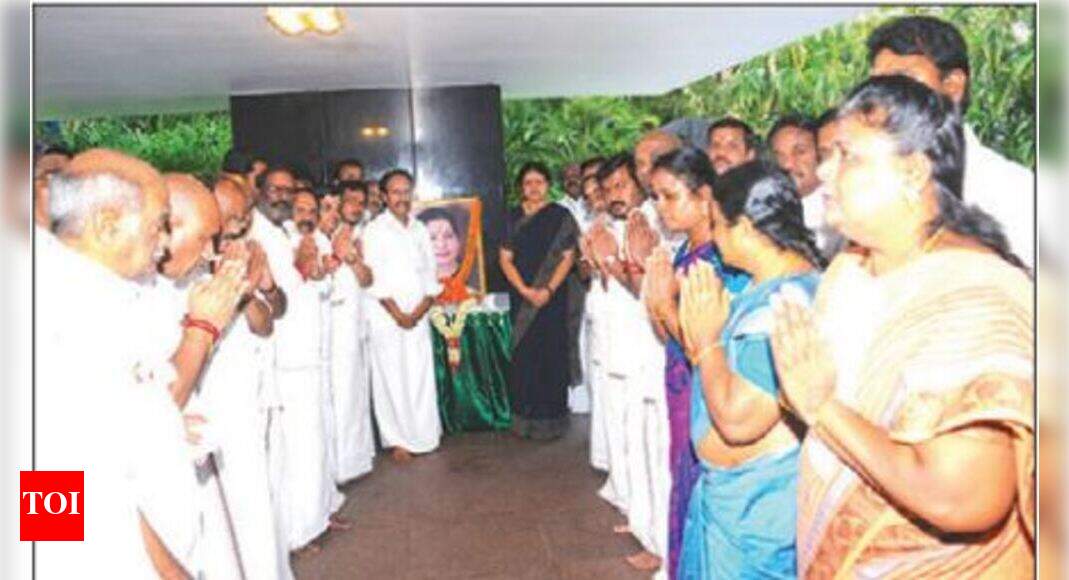 Sasikala: All 49 ADMK MPs urge Sasikala to take over | Chennai News ...