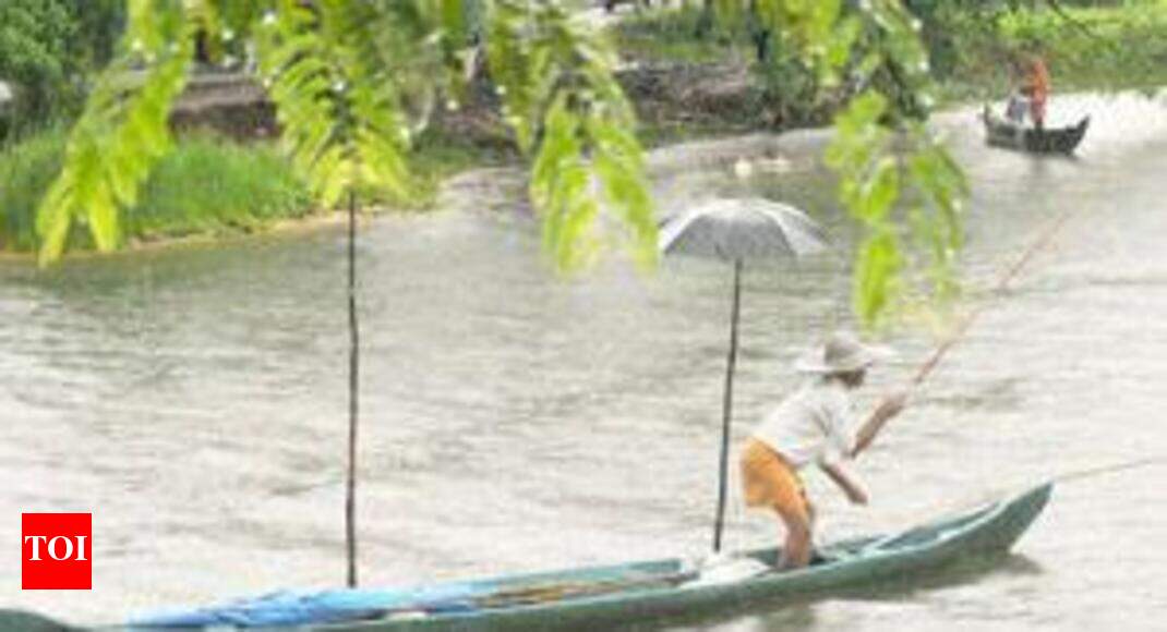 Thanneermukkom bund : Alappuzha: Collector orders to close all the ...
