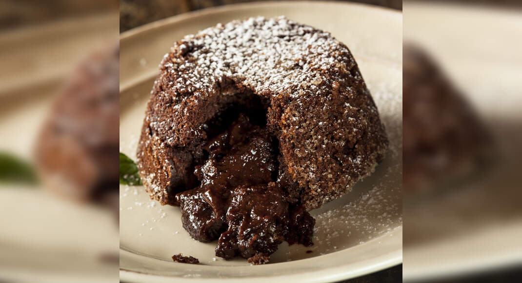 Molten Chocolate Cake Recipe: How to Make Molten Chocolate Cake Recipe ...