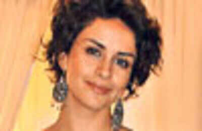 Celebs dazzle at jewellery show | Events Movie News - Times of India