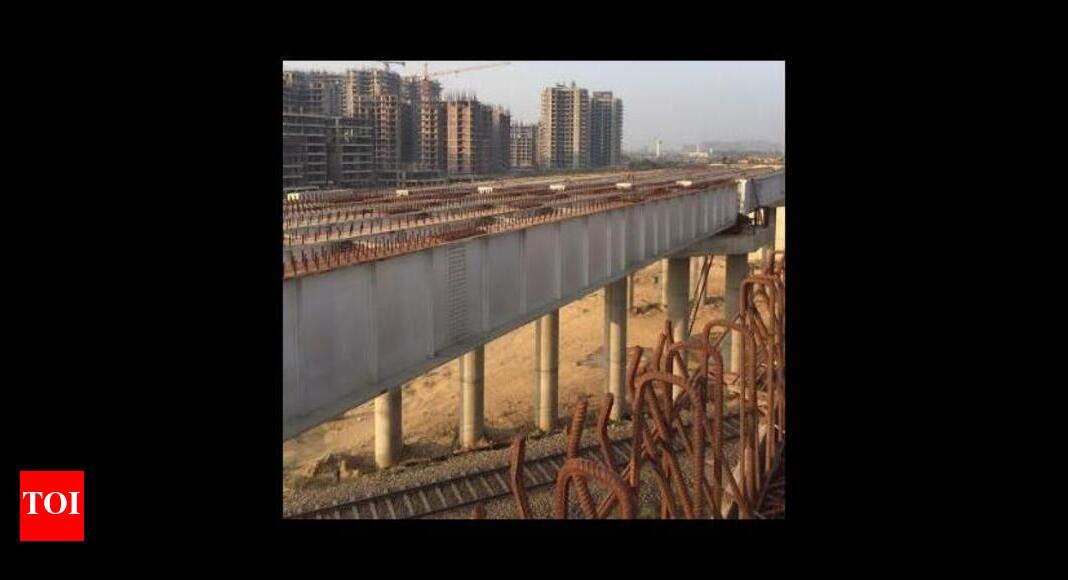 Dwarka: Basai Railway-over-Bridge on Dwarka expressway on fast lane of ...