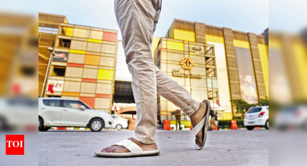 Noida Sector 18 Market: Huge rush in Noida sector 18 market, record ...