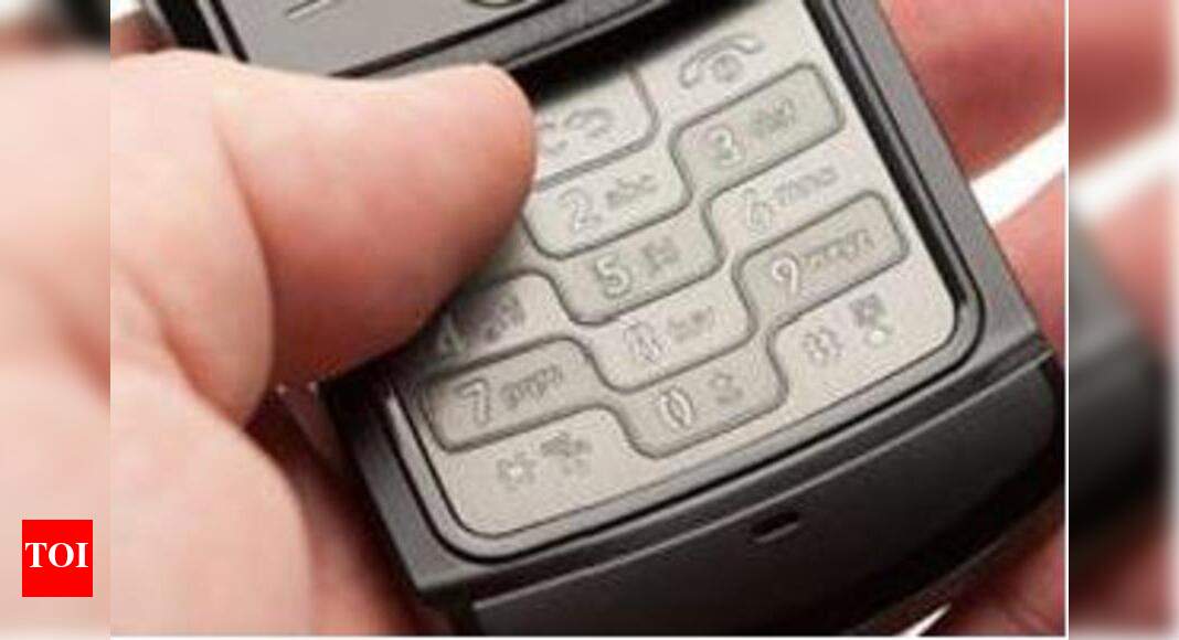 Mobile phone snatched at Palarivattom | Kochi News - Times of India
