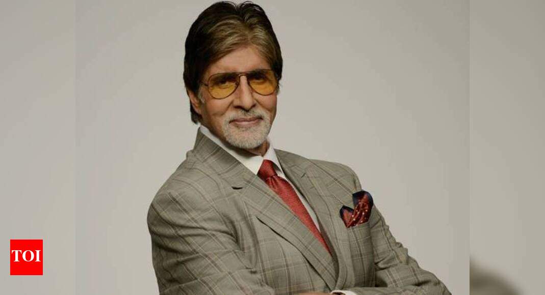 Amitabh Bachchan: Amitabh Bachchan fans throng in large numbers to see ...