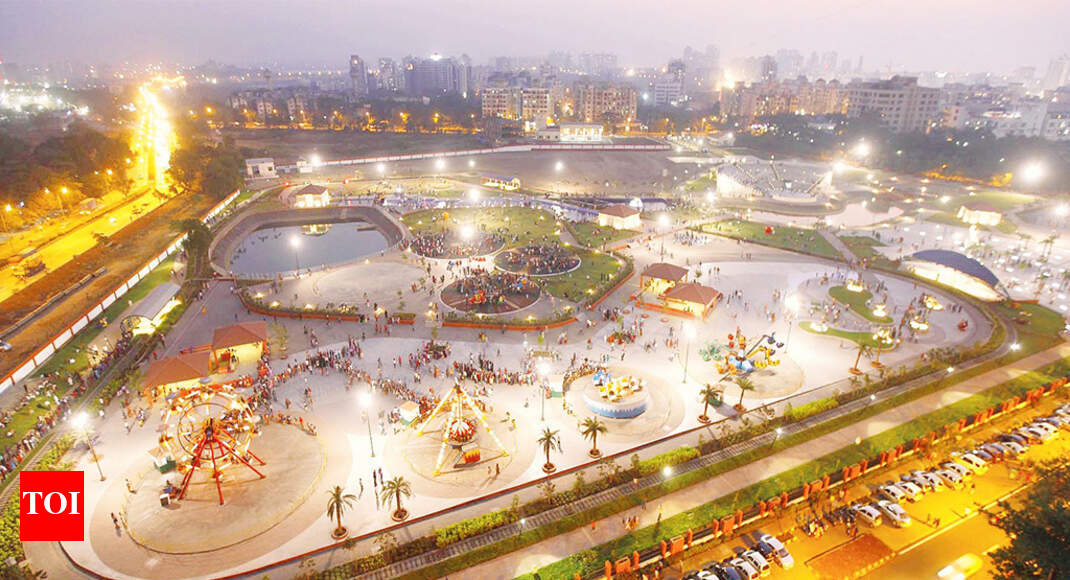 nerul wonders park: Crowd ran riot inside Nerul Wonders Park premises ...