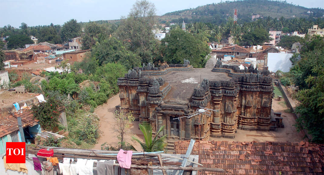 900-year-old Chandramouleshwar temple cries for attention | Hubballi ...