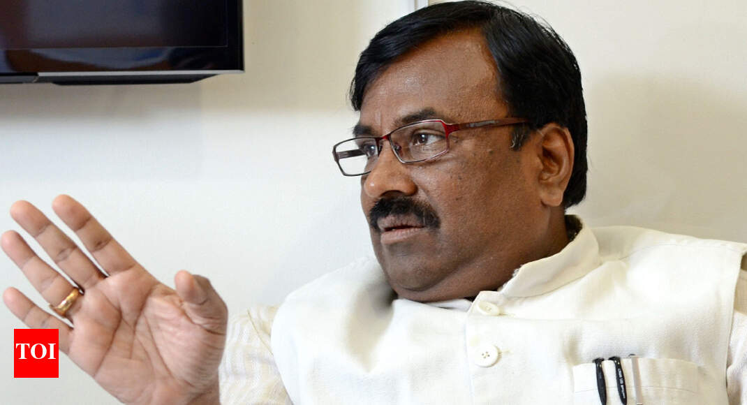 Sudhir Mungantiwar: Mungantiwar slams Pawar for dig at Modi | Nashik ...