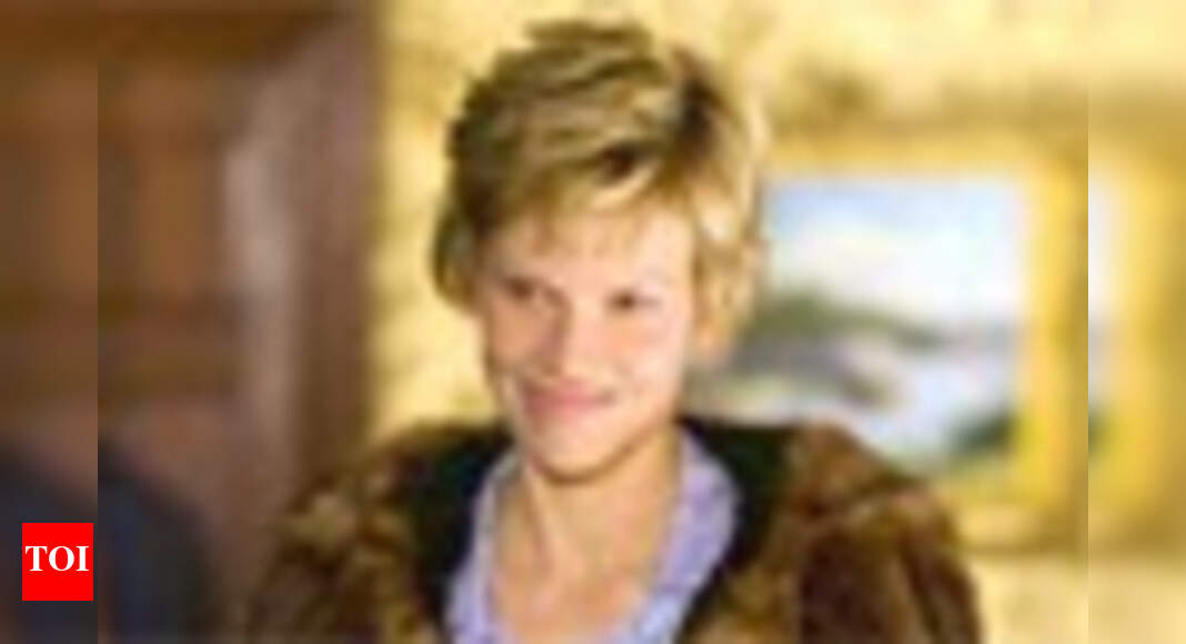 Amelia:Movie Review | - Times of India