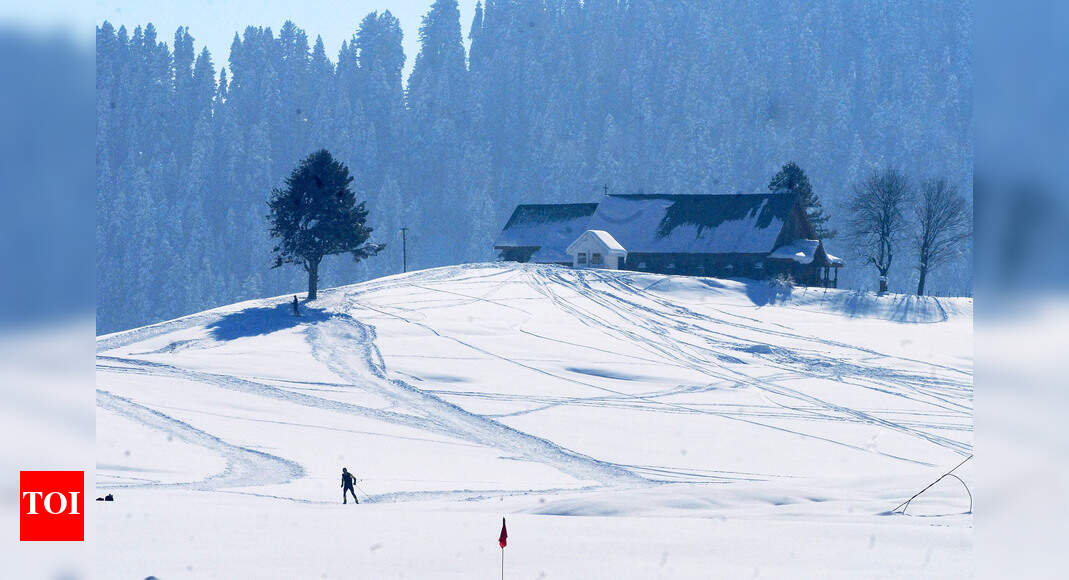 Cold Wave In Valley: Cold wave intensifies in Valley, Gulmarg coldest at minus 12.4 | Srinagar ...