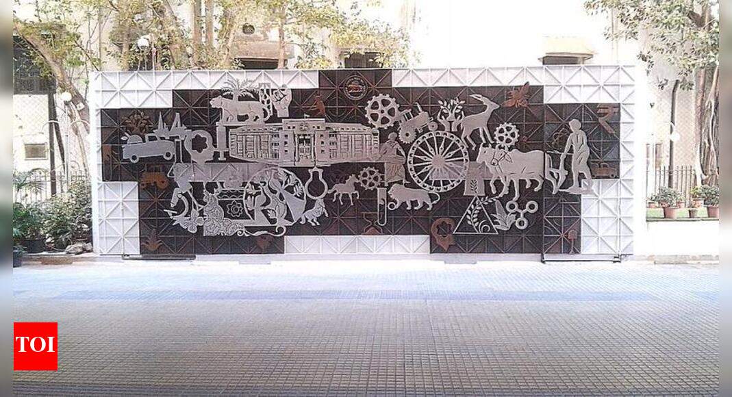 Vadodara artist’s work adorns RBI wall in Mumbai | Vadodara News ...