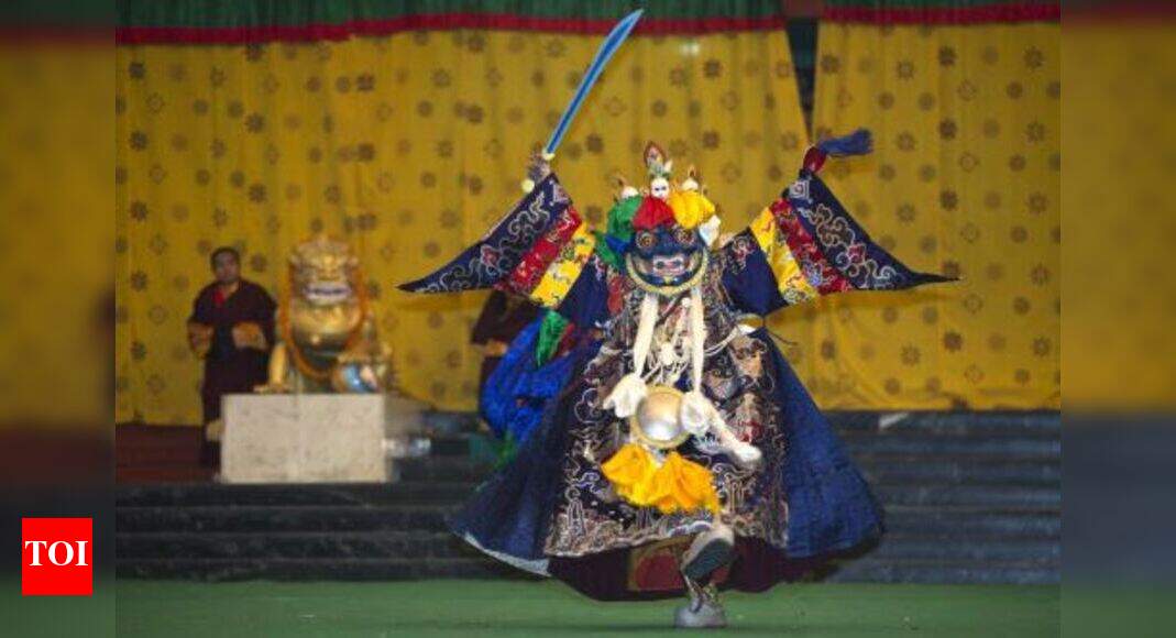 Lama: Monks perform Lama dance on seventh day | Ranchi News - Times of ...