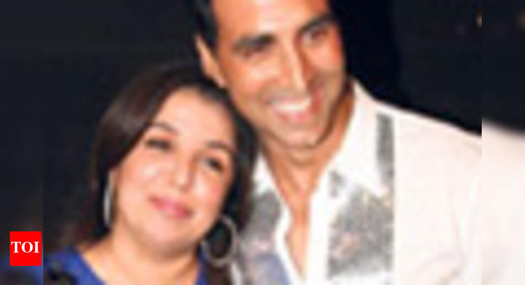 Akshay handcuffed on Farah's sets | Hindi Movie News - The Times of India