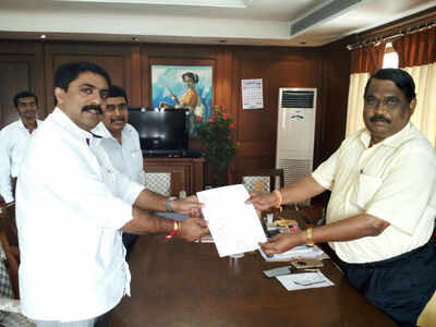 Goa Elections 2017: Two MLAs resign from Goa Assembly | Goa Election ...