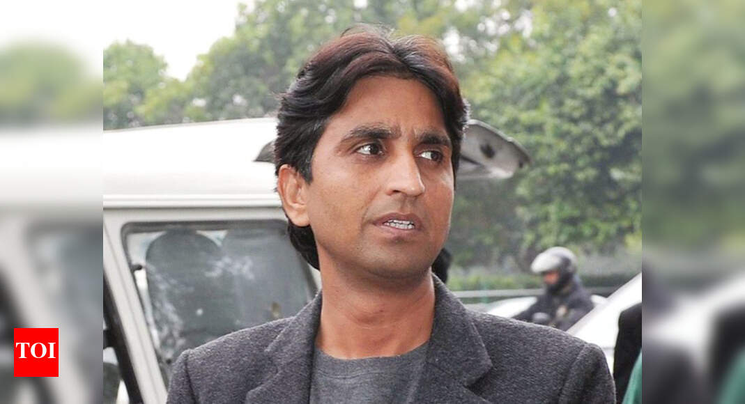 Kumar Vishwas: Kumar Vishwas denies joining BJP, says reports ... Kumar Vishwas: Kumar Vishwas denies joining BJP, says reports ...
