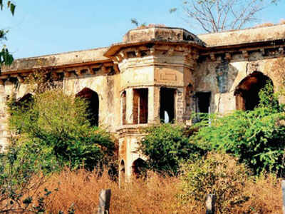 No musk in mahal: Stench rises from state government apathy | Hyderabad ...