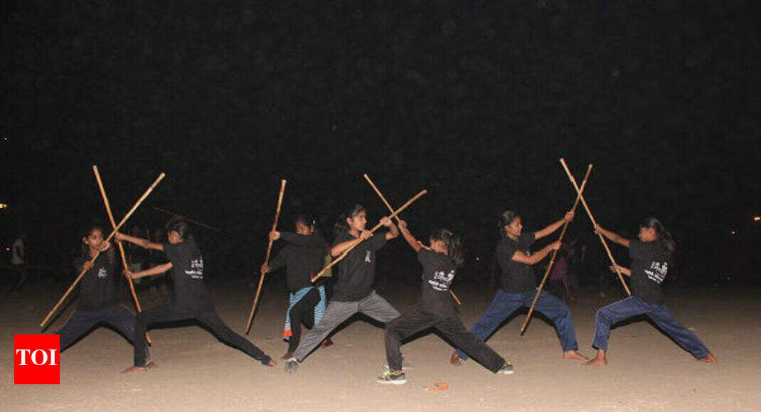 self defence: City girls take to Lathi-kathi and spear fight to beat ...