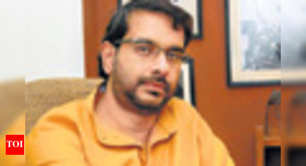 Parapar is about emotional archiving: Sanjoy | Bengali Movie News ...