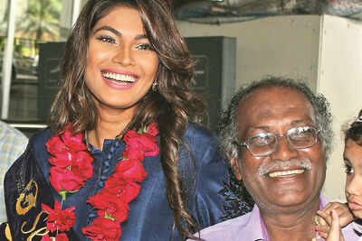 Lopamudra’s father and sister to attend Bigg Boss finale - Times of India