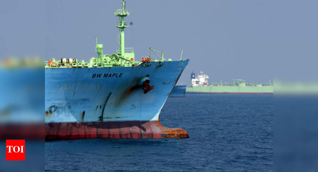 chennai-oil-spill-police-file-case-against-ships-captains-shipping
