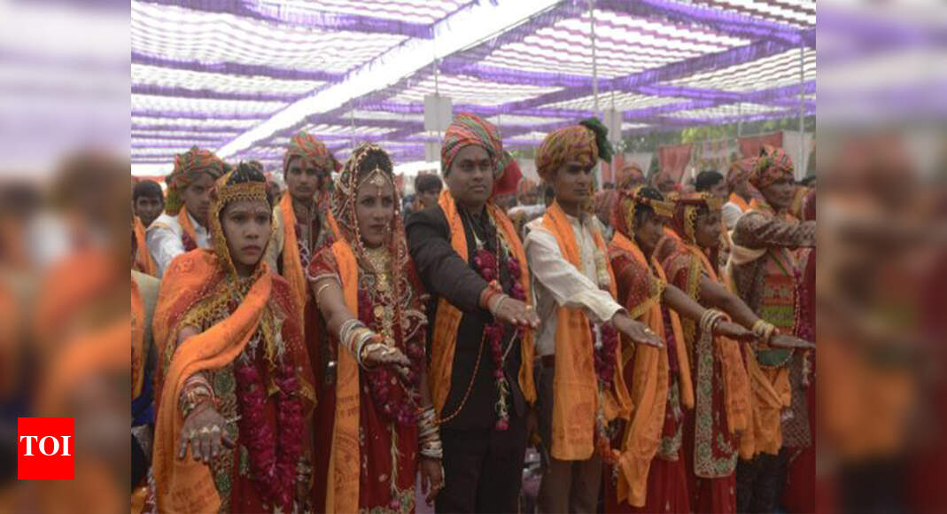 BJP MP slapped at mass wedding | Rajkot News - Times of India BJP MP slapped at mass wedding | Rajkot News - Times of India