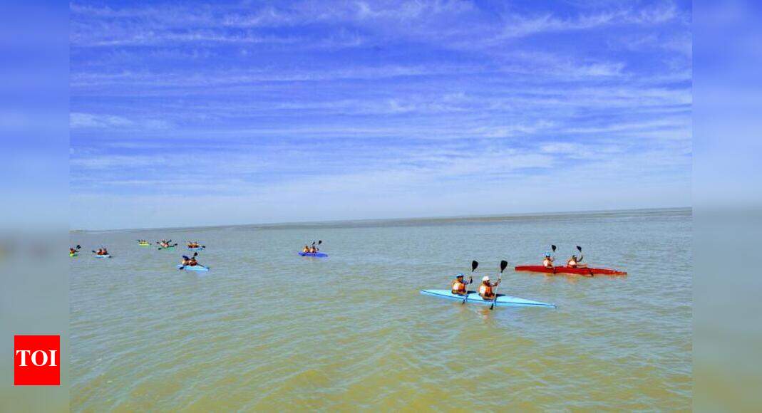 Army’s Kayaking expedition concludes | Rajkot News - Times of India