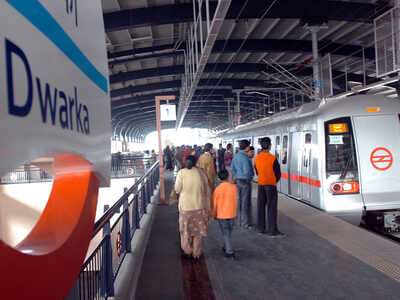 Snag on DMRC's Blue line again derails operations | Delhi News - Times ...